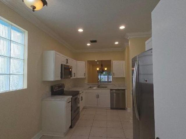 4 Br, 4 bath, Single Family 10351 NW 7th Street