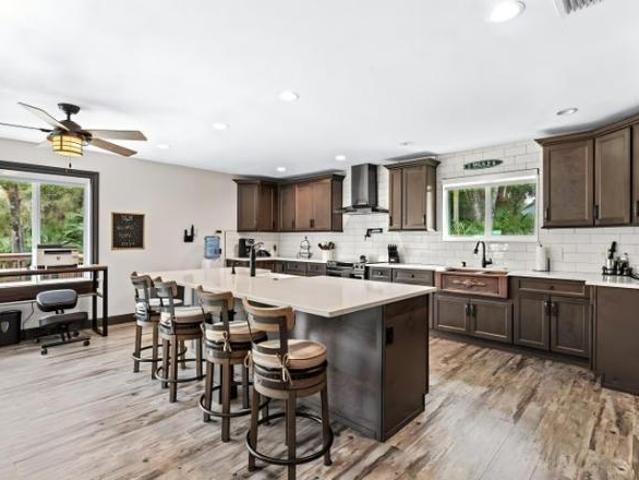 4 Br, 4 bath, Single Family 12151 Old Indiantown Road