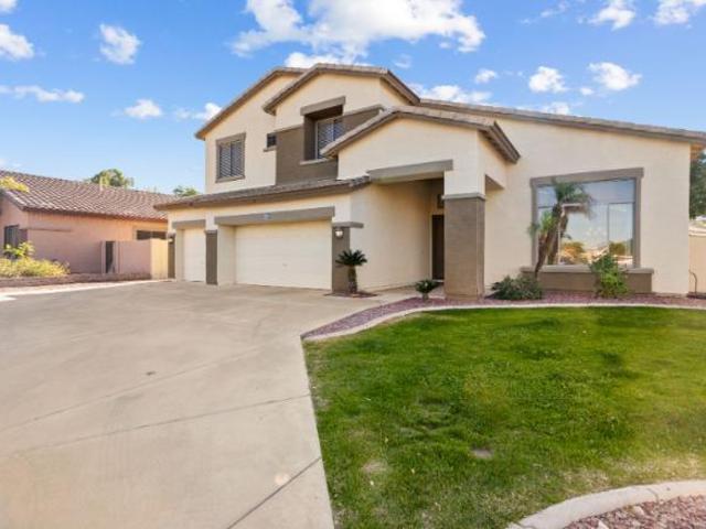 4 Br, 4 bath, Single Family 1247 E Kenwood