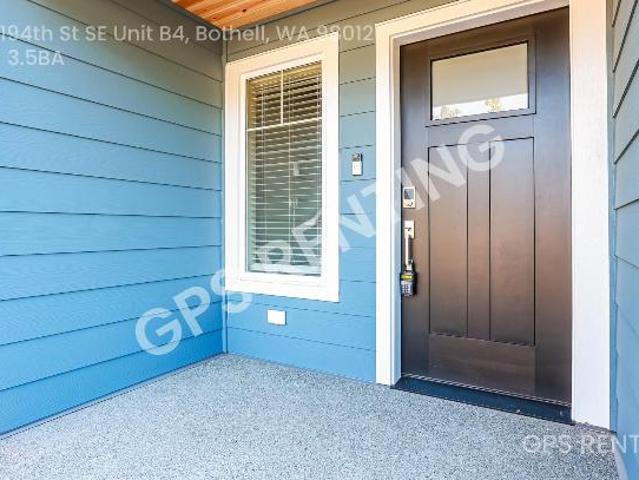 4 Br, 4 bath, Single Family 1322 194th St SE