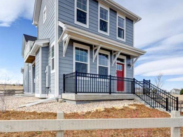 4 Br, 4 bath, Single Family 2778 Emerald Lake Lane