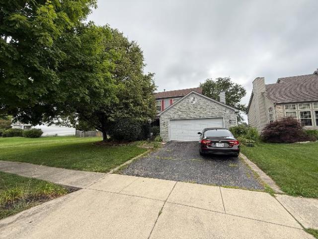 4 Br, 4 bath, Single Family 2800 Lake Hollow Rd