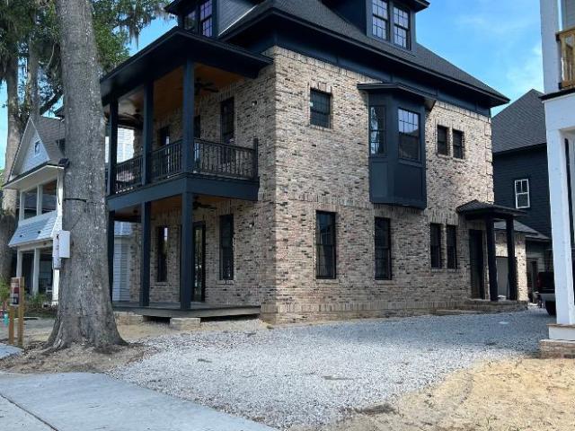 4 Br, 4 bath, Single Family 294 NW 12th Ave