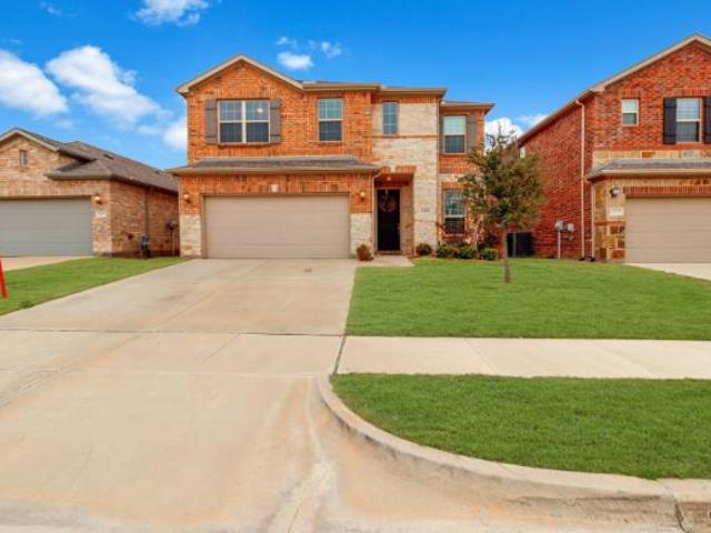 4 Br, 4 bath, Single Family 2009 Tawakoni Dr