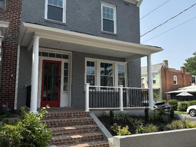 4 Br, 4 bath, Single Family 200 South Addison Street