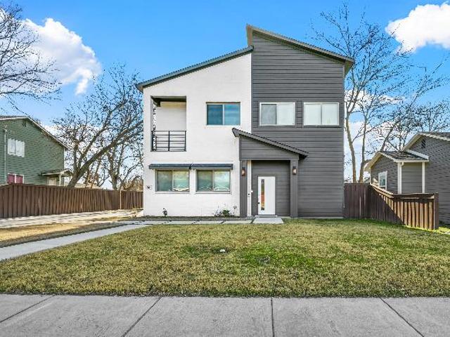 4 Br, 4 bath, Single Family 204 North Getzendaner Street