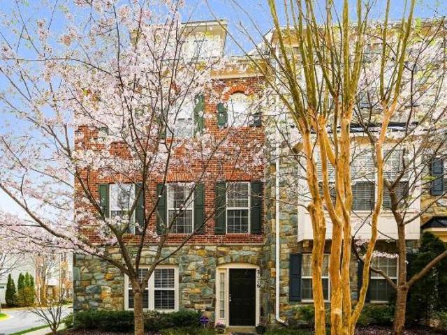 4 Br, 4 bath, Single Family 2116 Darcy Green Place