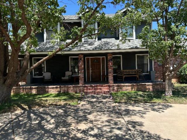 4 Br, 4 bath, Single Family 2301 Fairway Ter
