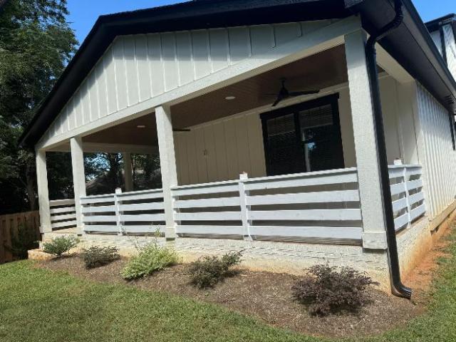 4 Br, 4 bath, Single Family 2305 Sanders Ave