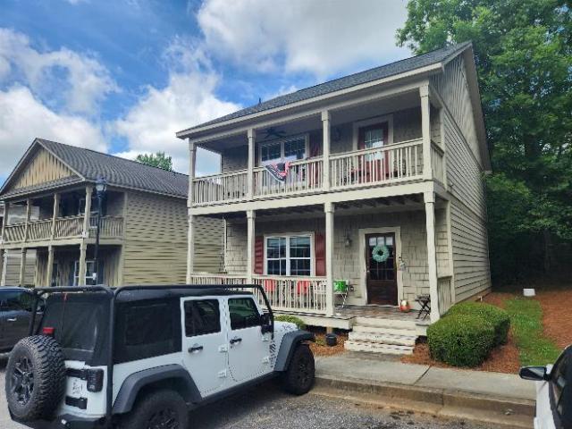 4 Br, 4 bath, Single Family 239 Ruth St