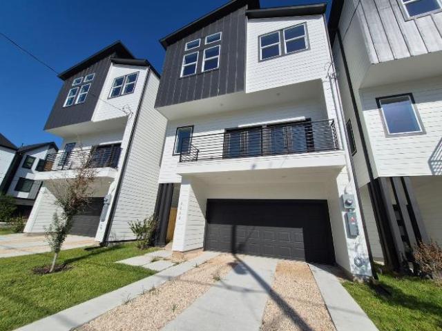 4 Br, 4 bath, Single Family 3003 Delano St