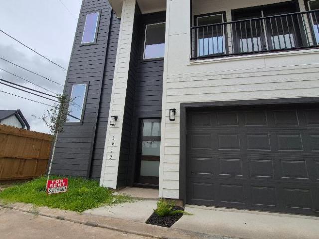 4 Br, 4 bath, Single Family 3217 Saint Emanuel St