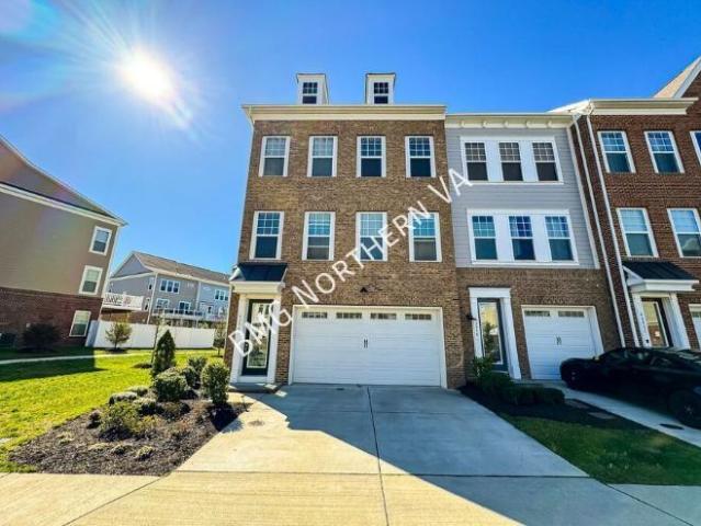 4 Br, 4 bath, Single Family 42961 Running Creek Sq