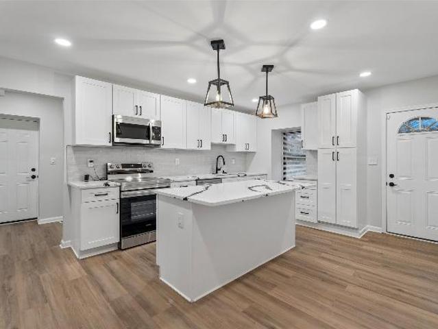 4 Br, 4 bath, Single Family 4359 Fleming Street