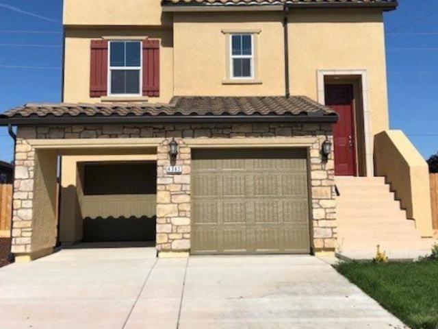 4 Br, 4 bath, Single Family 4362 Strathmore Pl
