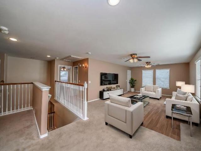 4 Br, 4 bath, Single Family 5831 Kenwood