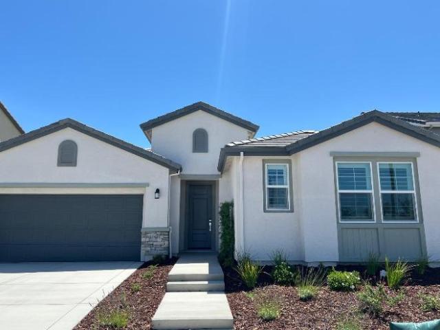 4 Br, 4 bath, Single Family 5256 Ironwood Ave