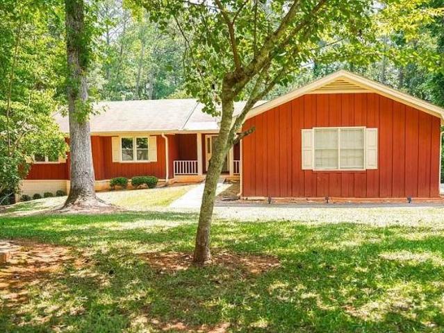 4 Br, 4 bath, Single Family 5262 Kurt Ln SW