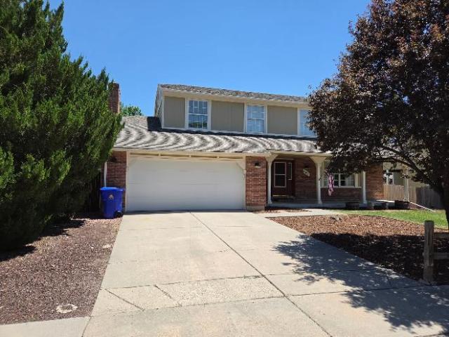 4 Br, 4 bath, Single Family 685 Georgetown Lane