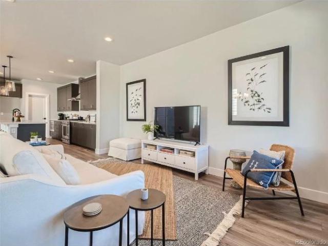 4 Br, 4 bath, Single Family 6054 N Malta St