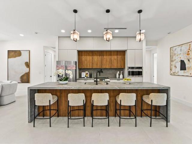 4 Br, 4 bath, Single Family 621 Nw 42 Ave