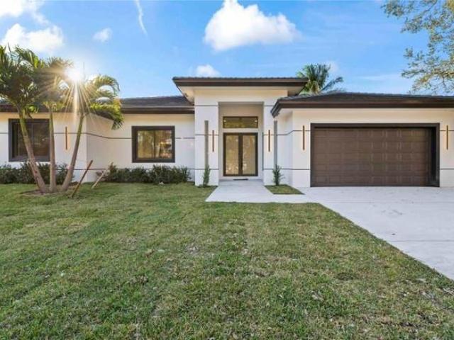 4 Br, 4 bath, Single Family 621 NW 42nd Avenue