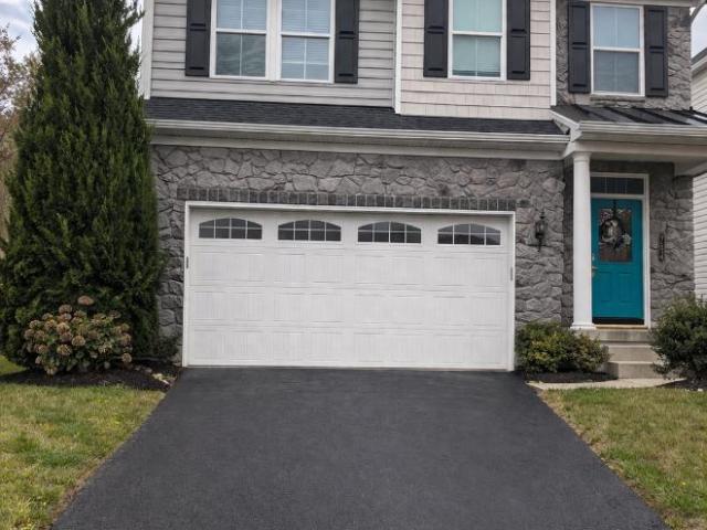 4 Br, 4 bath, Single Family 784 Village Club Drive