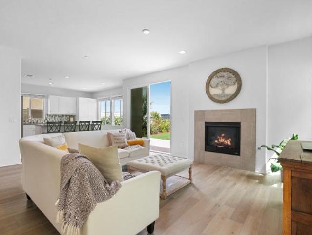 4 Br, 4 bath, Single Family 7264 Wembley St