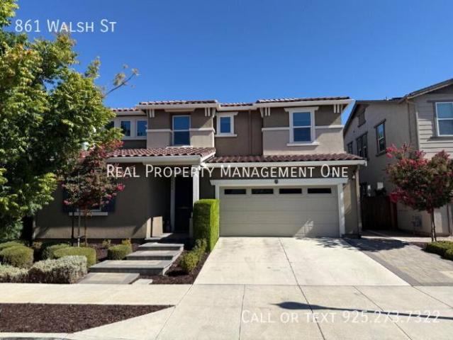 4 Br, 4 bath, Single Family 861 Walsh St