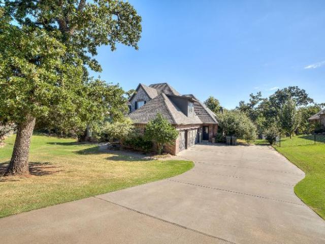 4 Br, 4 bath, Single Family 8900 Belcaro Drive