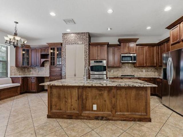 4 Br, 4 bath, Single Family 8105 Ferentino Pass