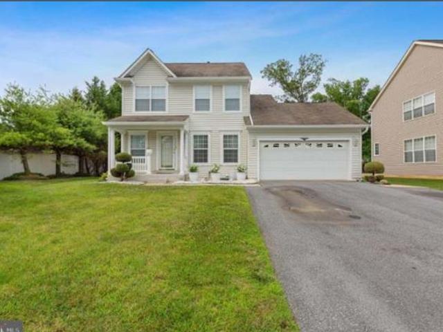 4 Br, 4 bath, Single Family 8205 Foxhall Rd