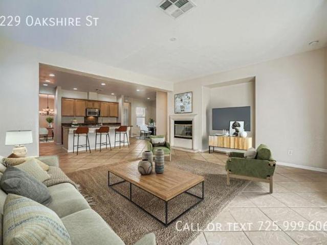 4 Br, 4 bath, Single Family 8229 Oakshire St