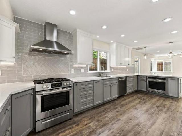 4 Br, 4 bath, Single Family 8314 Bramble Bush Cir