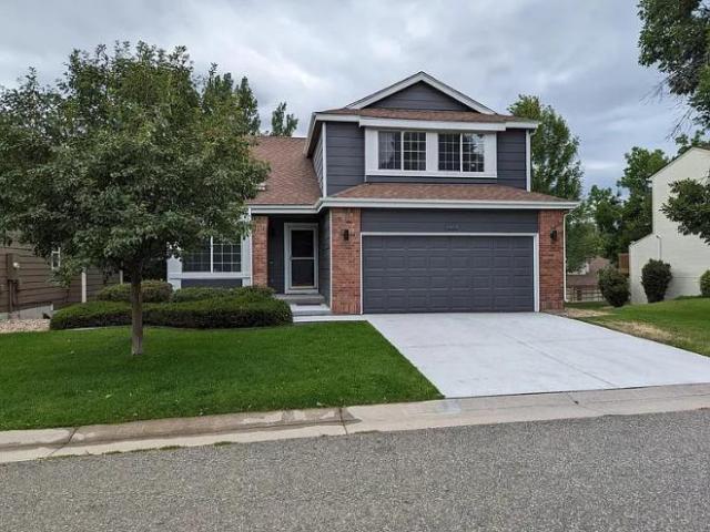 4 Br, 4 bath, Single Family 9464 W Hinsdale Pl