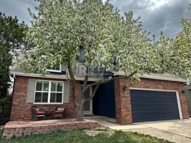 4 Br, 4 bath, Single Family 9805 Foxhill Cir