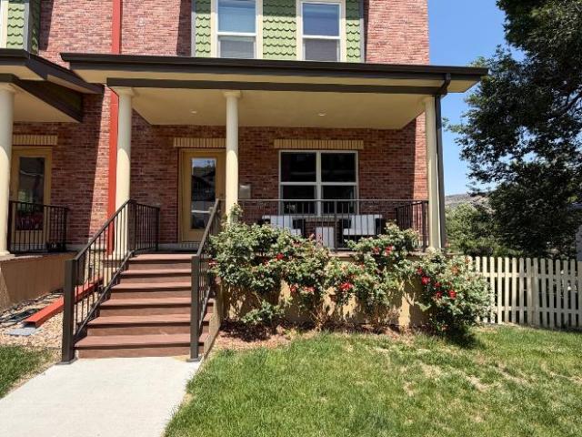 4 Br, 4 bath, Single Family 918 13th St