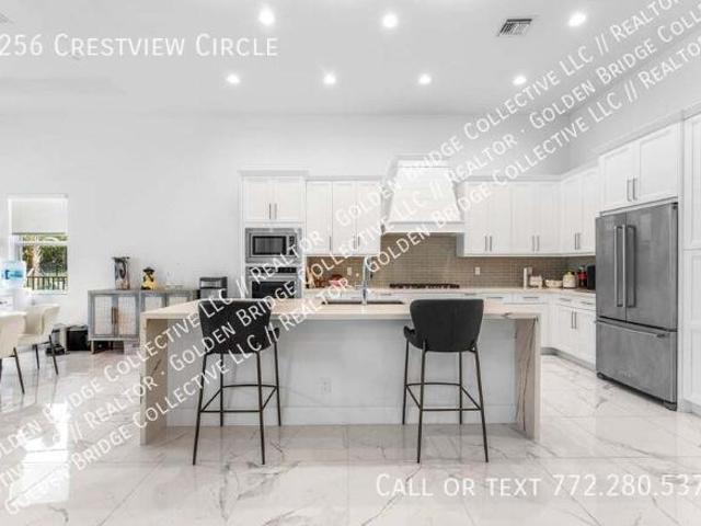 4 Br, 4 bath, Single Family 9256 Crestview Circle