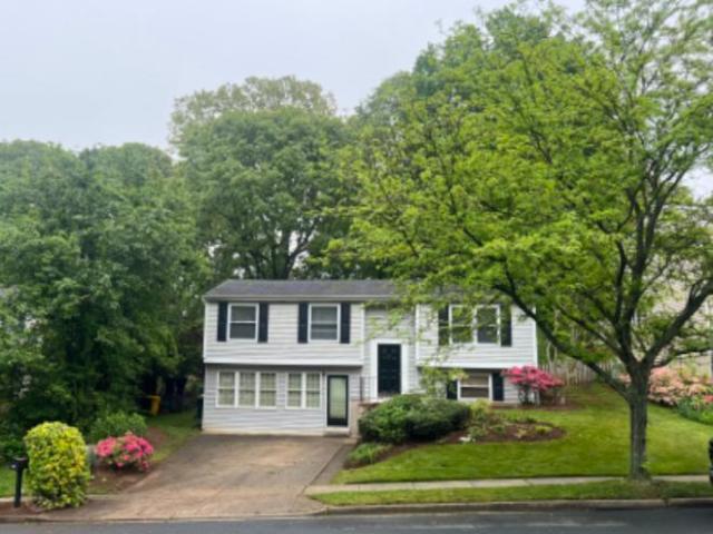 4 Br, 4 bath, Single Family 937 Marine Dr