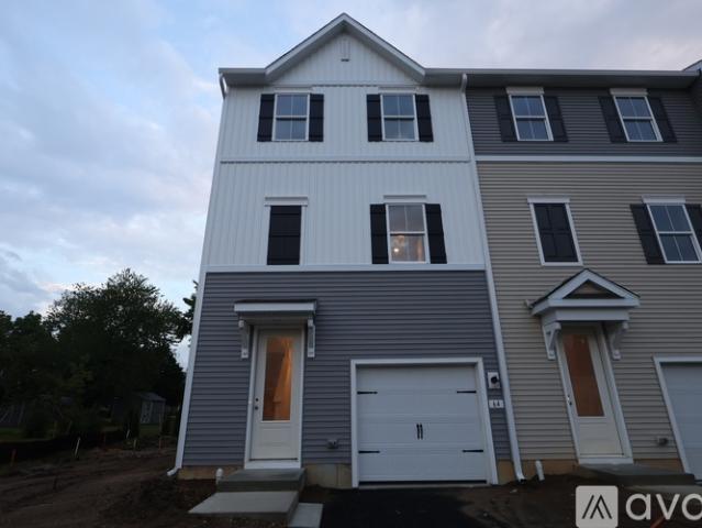 4 BR, 4 BA Apartment Silverbell Ave, Unit 64, Winslow Township, NJ 08009
