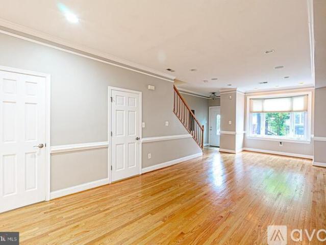 4 BR, 4 BA Apartment 1535 Gales St NE, Washington, DC 20002