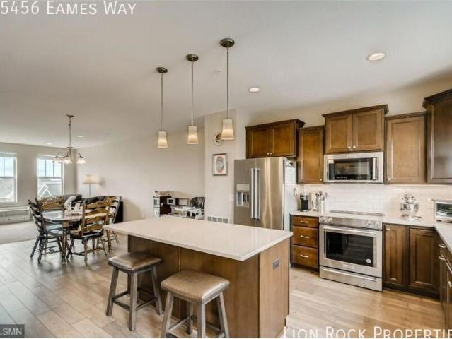 4 BR, 4 BA Apartment 15456 Eames Way, Apple Valley, MN 55124