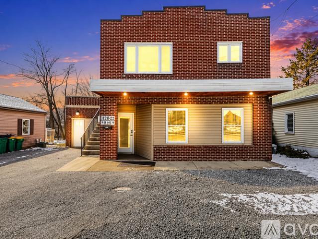 4 BR, 4 BA Apartment 1716 N 6th St, Harrisburg, PA 17102