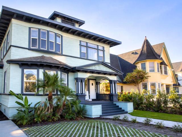4 BR, 4 BA Apartment 1158 West 37th Street Unit 1158 3/4 W 37th St, Los Angeles, CA 90007