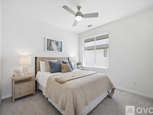 4 BR, 4 BA Apartment 12921 Union Avenue, Unit 107, Hawthorne, CA 90250