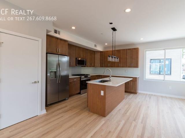 4 BR, 4 BA Apartment 1351 S Myrtlewood Street, Philadelphia, PA 19146