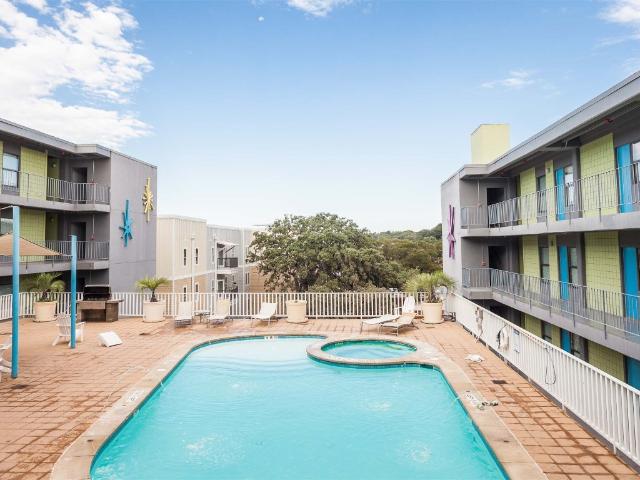 4 BR, 4 BA Apartment 2408 Leon Street, Austin, TX 78705