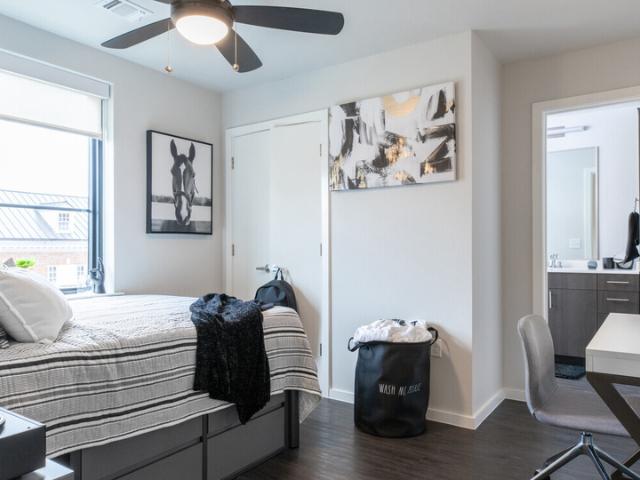 4 BR, 4 BA Apartment 2410 San Gabriel St, Austin, TX 78705
