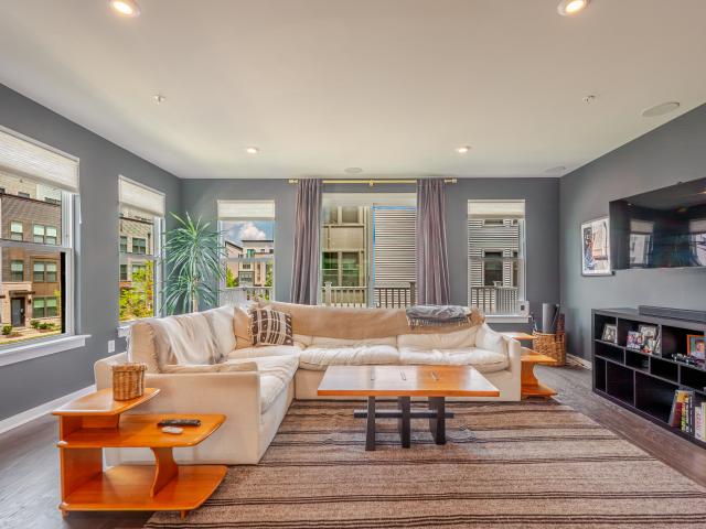4 BR, 4 BA Apartment 2513 River Terrace Rd, Hyattsville, MD 20782