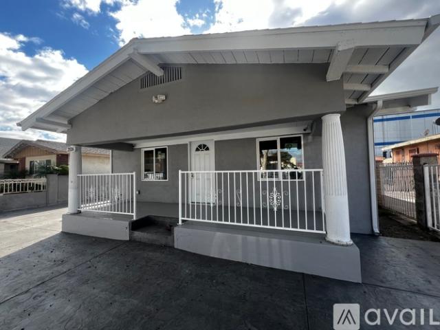 4 BR, 4 BA Apartment 2116 Zoe Ave, Unit 2116, Huntington Park, CA 90255